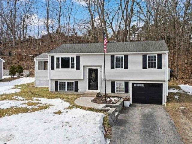 house with 3 bedroom, Nashua NH DS101800983