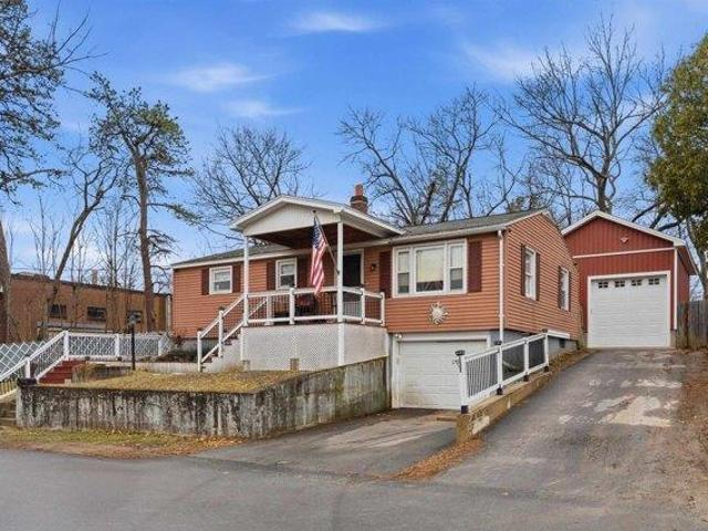 house with 3 bedroom, Nashua NH DS102584913