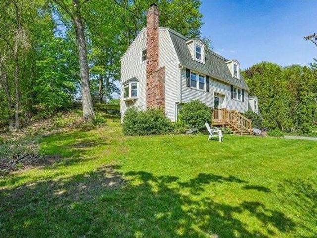 house with 3 bedroom, Nashua NH DS102594544