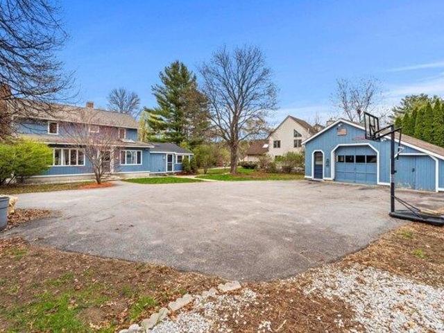house with 3 bedroom, Nashua NH DS102026822