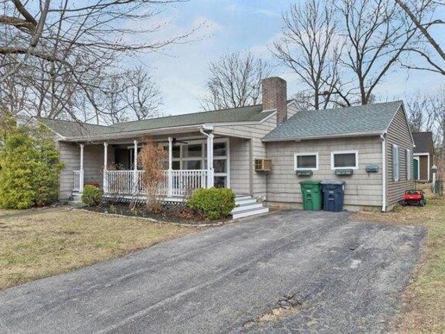 house with 3 bedroom, Nashua NH DS102028062