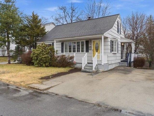 house with 3 bedroom, Nashua NH DS102029577