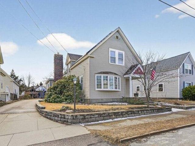 house with 3 bedroom, Nashua NH DS102064196
