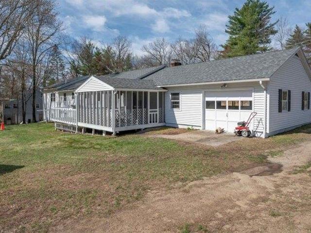 house with 3 bedroom, Nashua NH DS102121029
