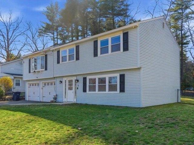 house with 3 bedroom, Nashua NH DS102157749