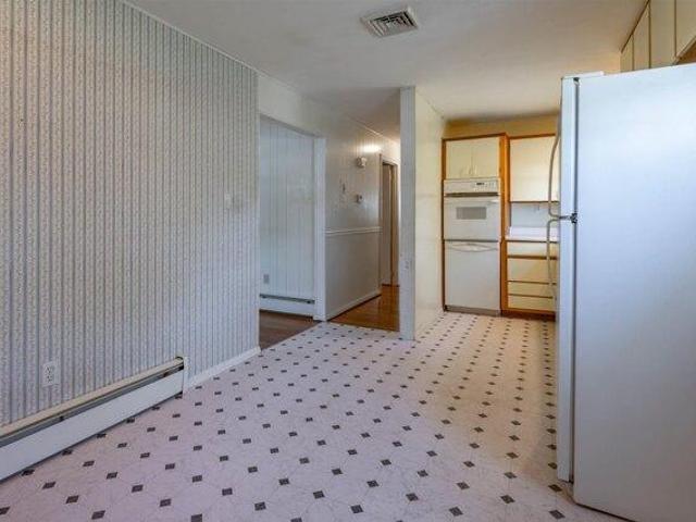house with 3 bedroom, Nashua NH DS102280713