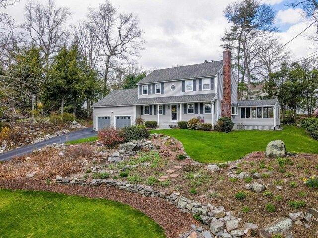 house with 3 bedroom, Nashua NH DS102369938