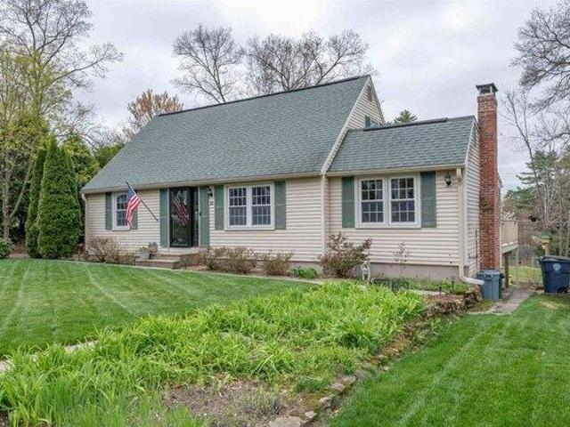 house with 3 bedroom, Nashua NH DS103441389