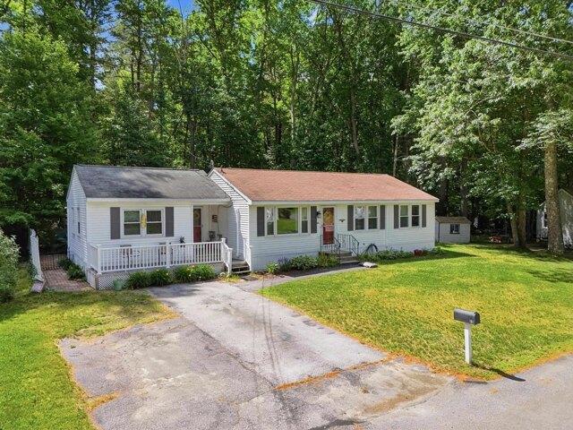 house with 3 bedroom, Nashua NH DS103888558