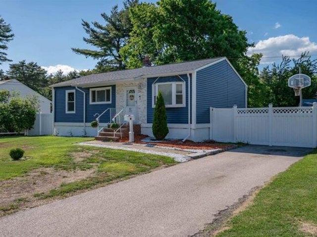 house with 3 bedroom, Nashua NH DS103888587
