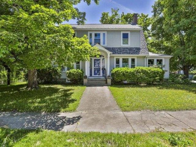 house with 3 bedroom, Nashua NH DS103249699