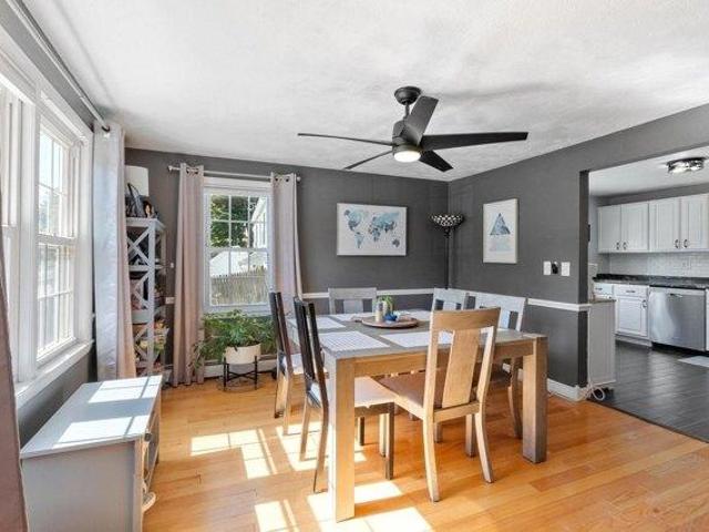 house with 3 bedroom, Nashua NH DS103250330