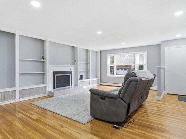 house with 3 bedroom, Nashua NH DS104408392