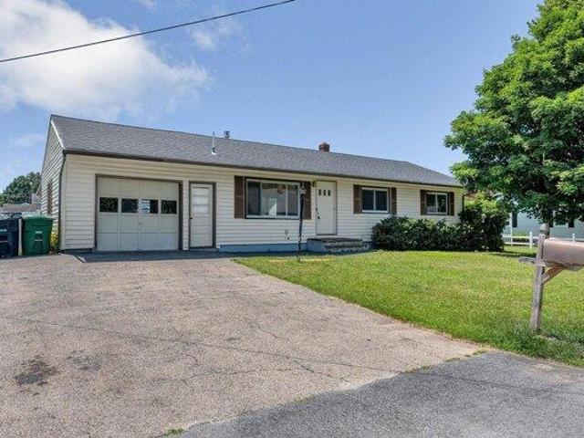 house with 3 bedroom, Nashua NH DS104042170