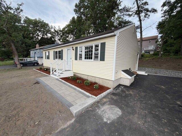 house with 3 bedroom, Nashua NH DS104115966