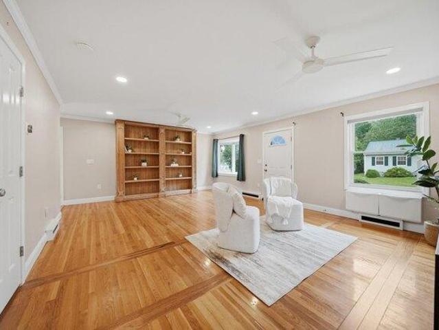 house with 3 bedroom, Nashua NH DS104116951