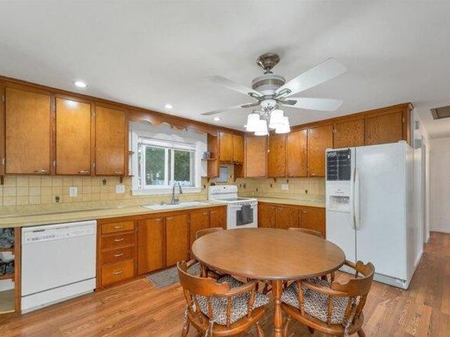 house with 3 bedroom, Nashua NH DS104189568