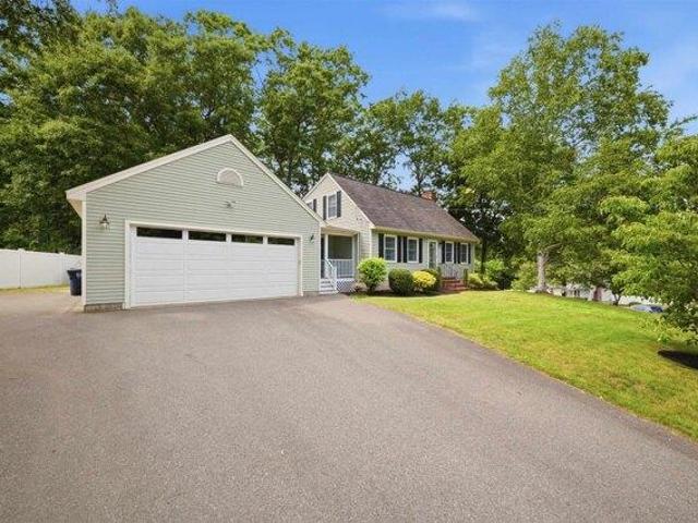 house with 3 bedroom, Nashua NH DS104191848