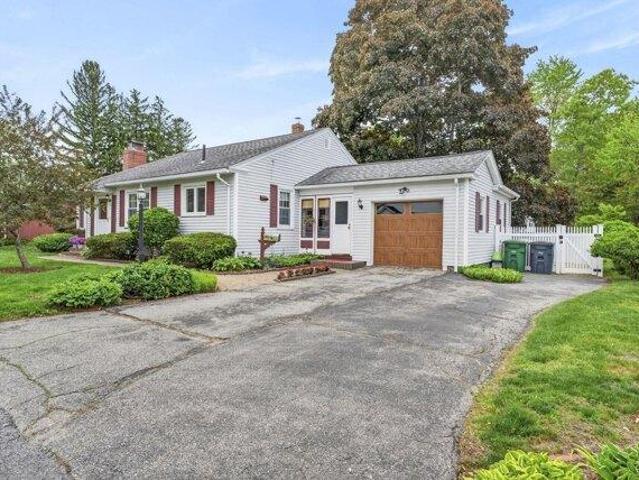house with 3 bedroom, Nashua NH DS104191321