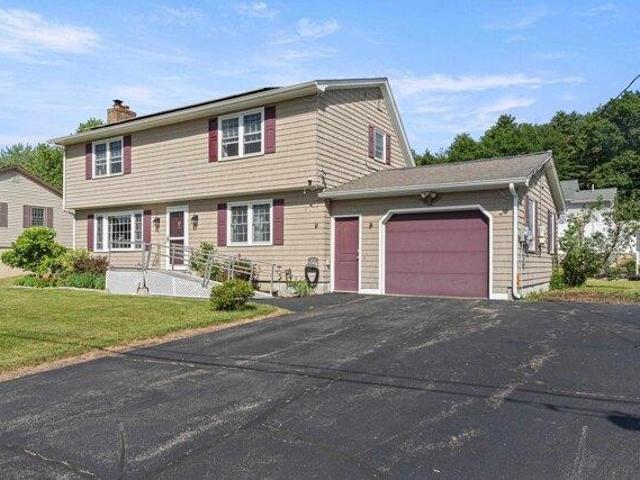 house with 3 bedroom, Nashua NH DS104237291
