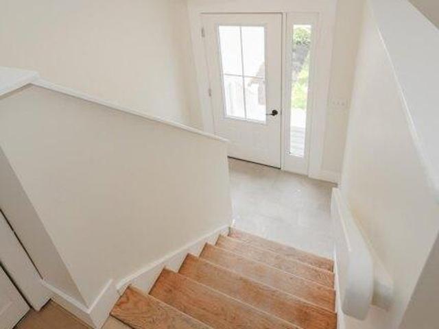 house with 3 bedroom, Nashua NH ES102827534