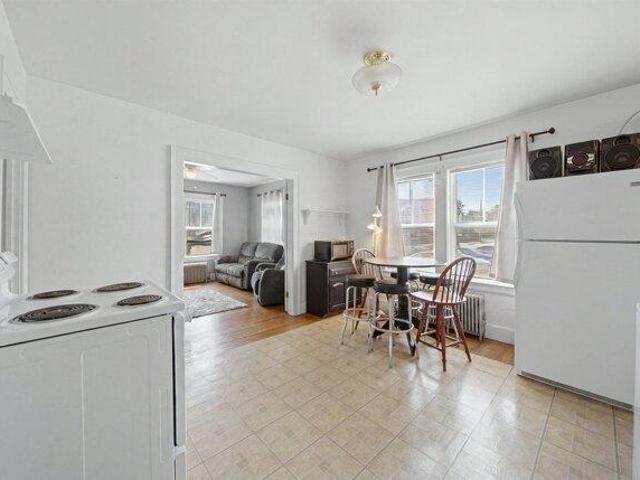 house with 3 bedroom, Nashua NH ES103885812