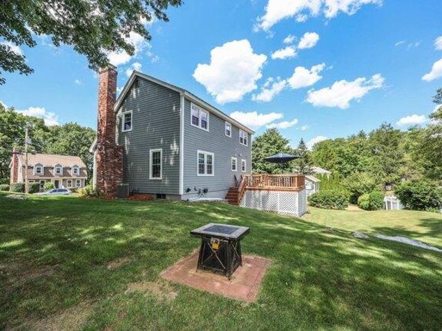 house with 3 bedroom, Nashua NH ES103930865