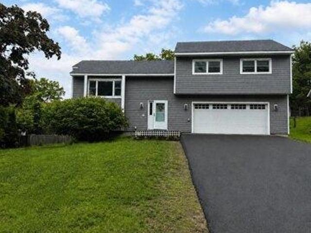 house with 3 bedroom, Nashua NH ES103932244