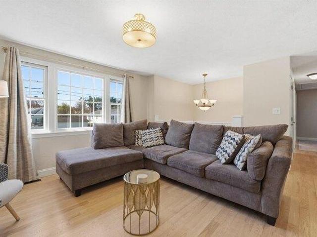 house with 3 bedroom, Nashua NH ES103071343