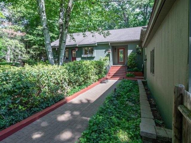 house with 3 bedroom, Nashua NH ES103074908