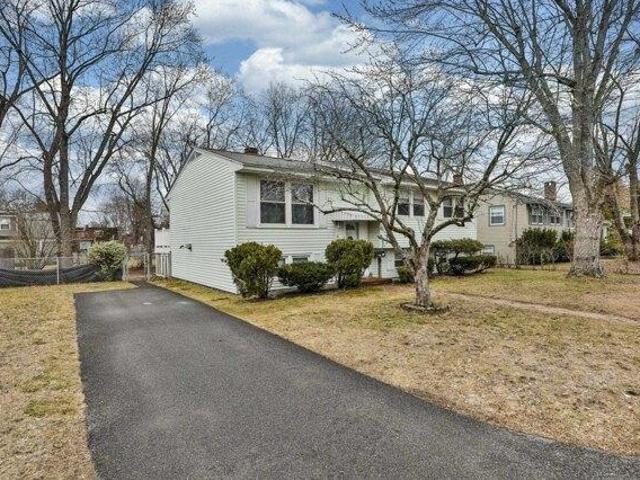 house with 3 bedroom, Nashua NH ES103098693