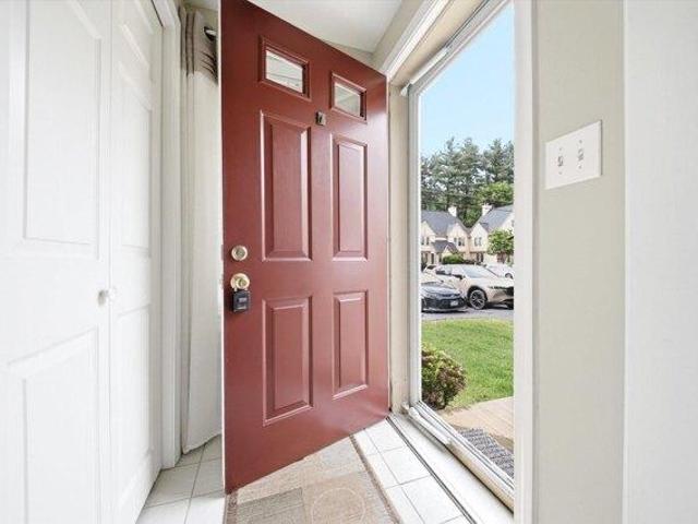 house with 3 bedroom, Nashua NH ES103184815