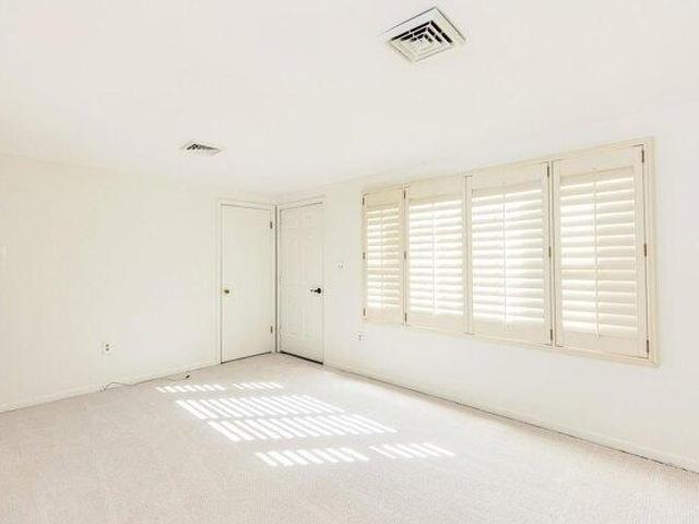 house with 3 bedroom, Nashua NH ES103222216