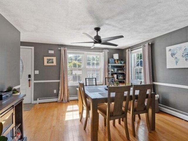 house with 3 bedroom, Nashua NH ES103250330