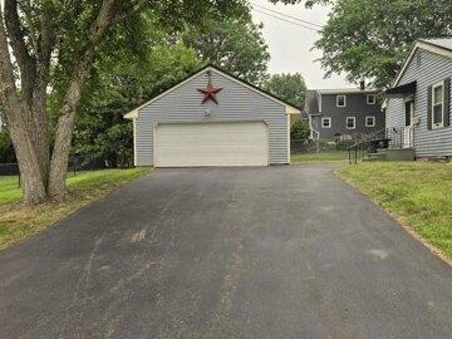 house with 3 bedroom, Nashua NH ES104568227
