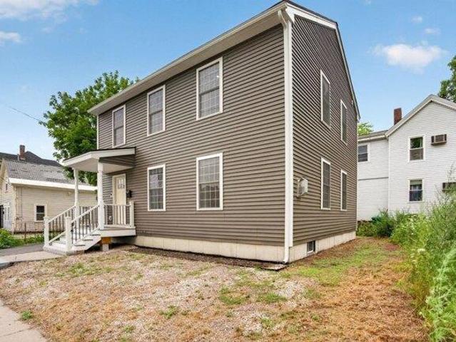house with 3 bedroom, Nashua NH ES104853154