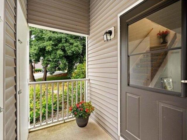 house with 3 bedroom, Nashua NH ES104907496