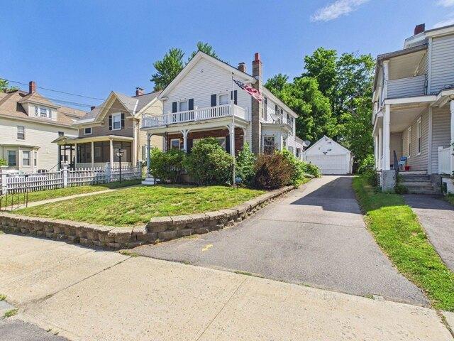 house with 3 bedroom, Nashua NH ES104008803