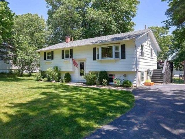 house with 3 bedroom, Nashua NH ES104009465