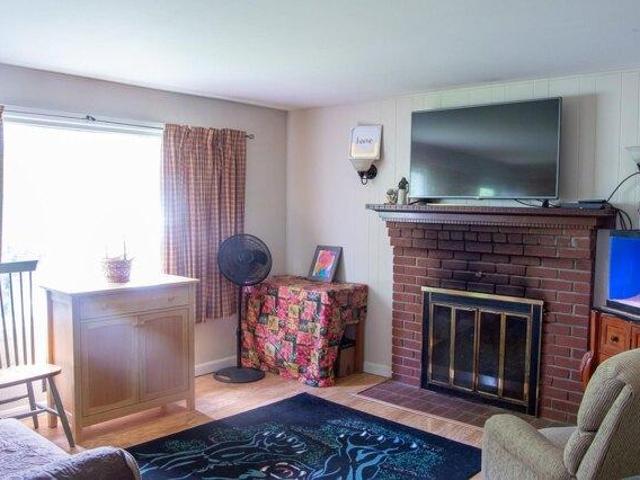 house with 3 bedroom, Nashua NH ES104042666