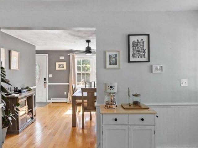 house with 3 bedroom, Nashua NH ES104150271