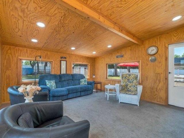 house with 3 bedroom, Nashua NH ES104189568