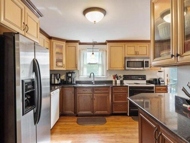 house with 3 bedroom, Nashua NH ES105080787