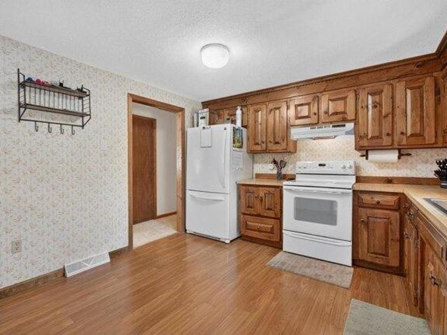 house with 3 bedroom, Nashua NH ES105093318