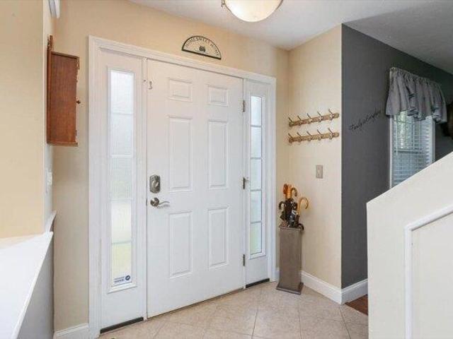 house with 3 bedroom, Nashua NH ES105096463