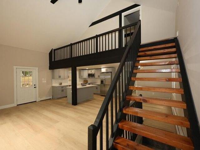house with 3 bedroom, Nashua NH ES105158327