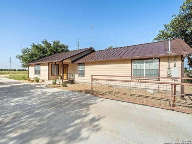 house with 3 bedroom, Natalia TX DS90950740