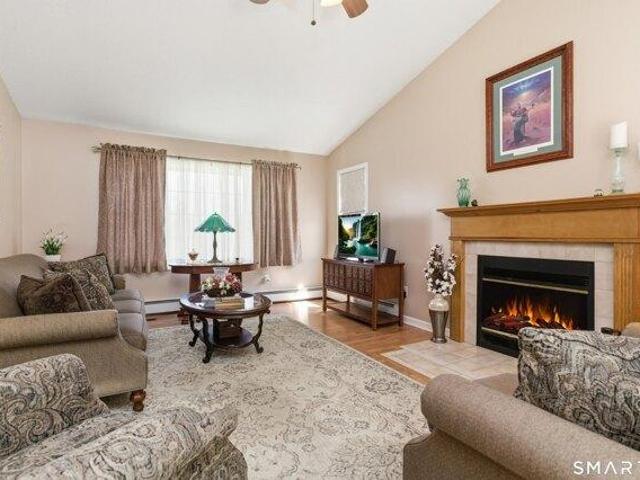 house with 3 bedroom, Naugatuck CT DLS102779909
