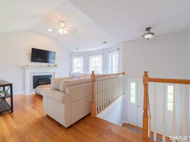 house with 3 bedroom, Naugatuck CT DS102475550