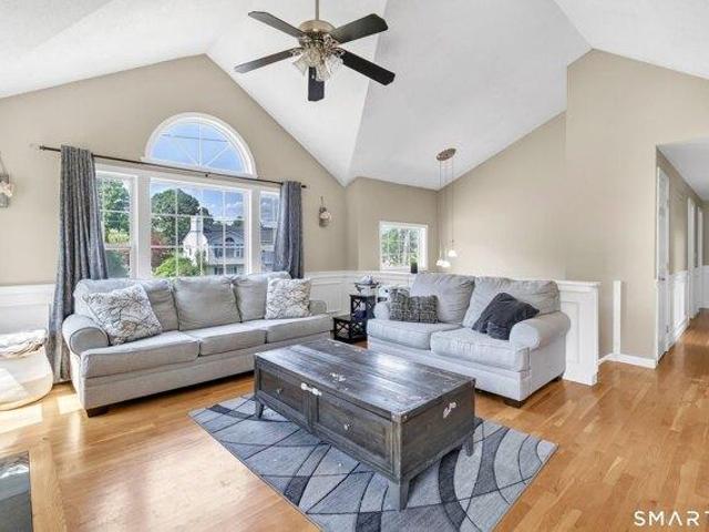 house with 3 bedroom, Naugatuck CT DS102780142